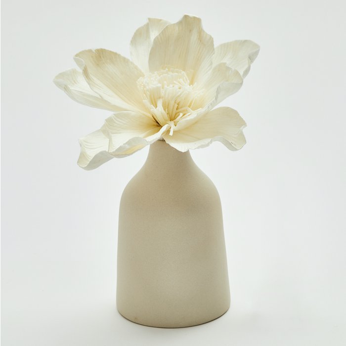 Flower diffuser object – Natalia Willmott